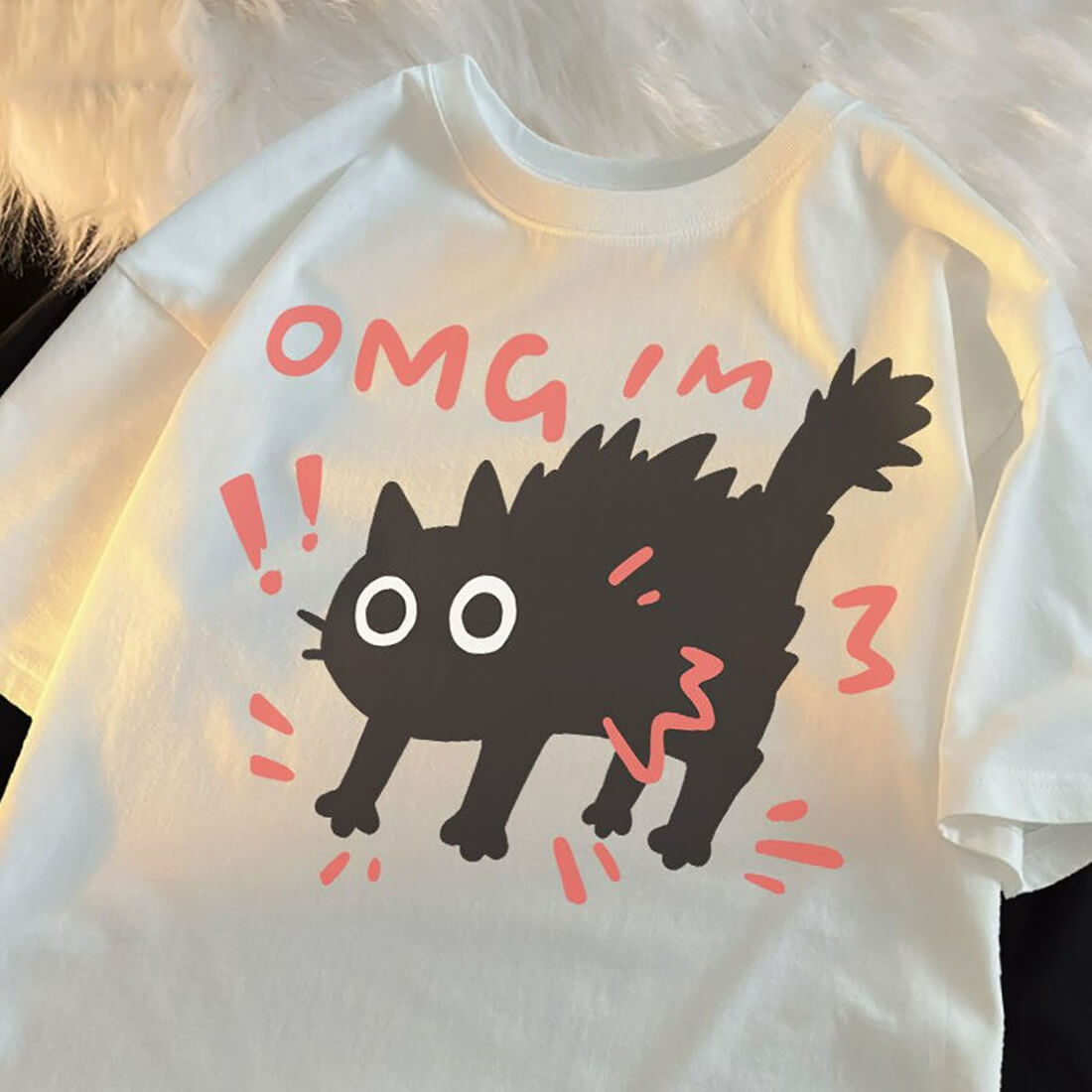 Scared Cat T-Shirt – Meoweirdo