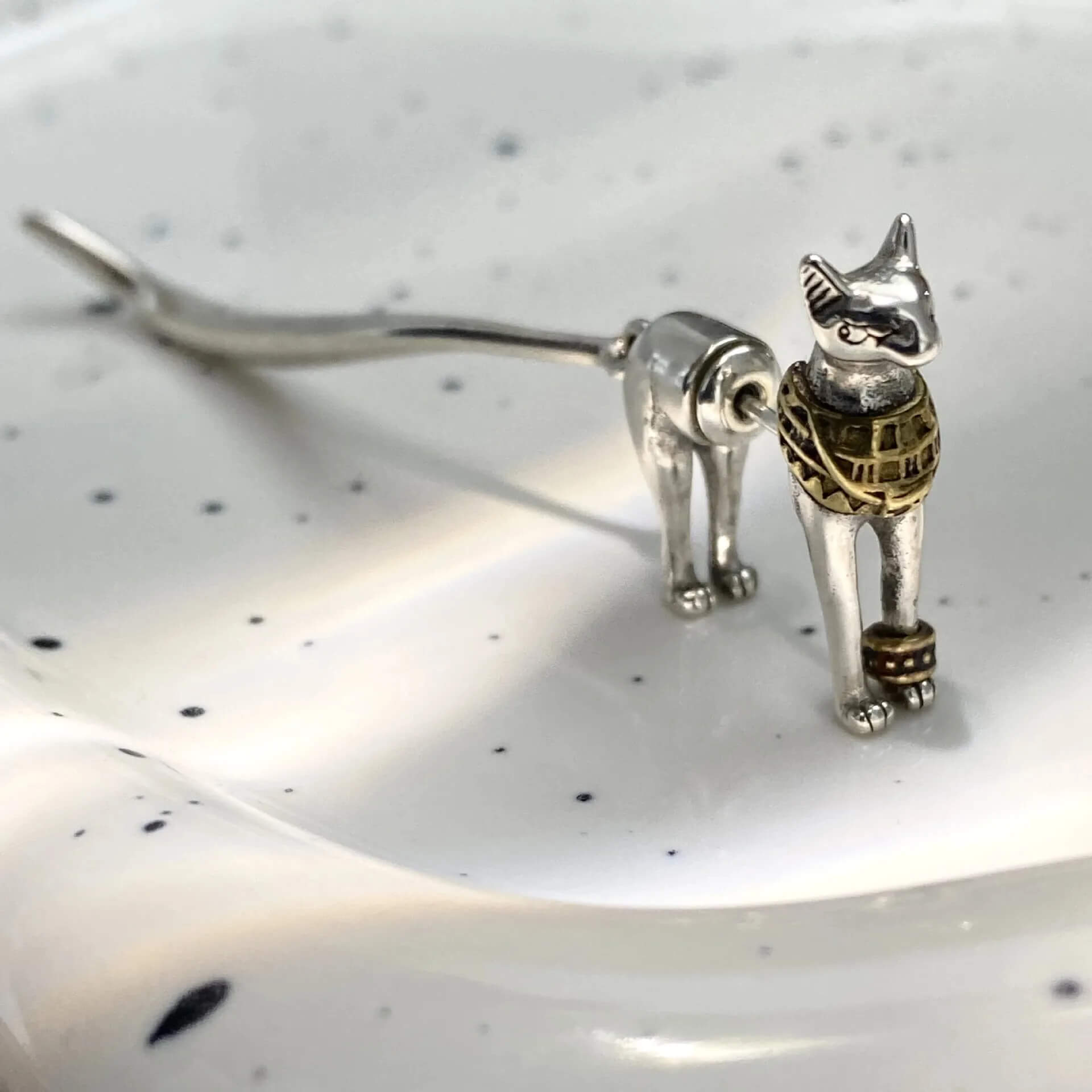 Pharaoh Cat Earring (1 Pc) – Meoweirdo