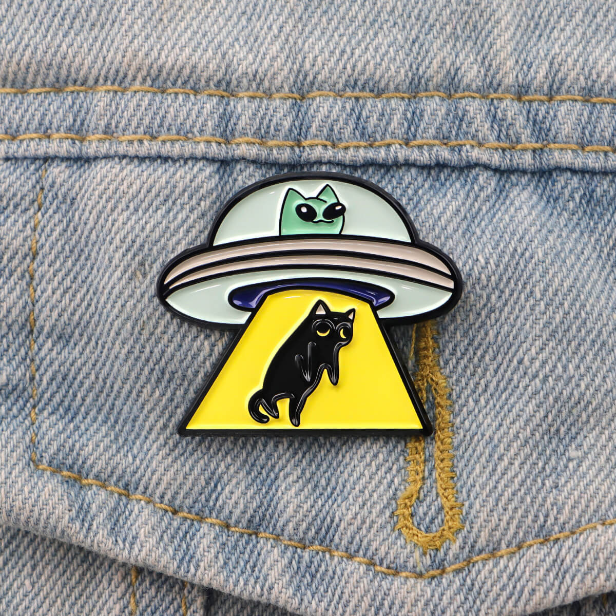 UFO Alien Cat Pin – Meoweirdo